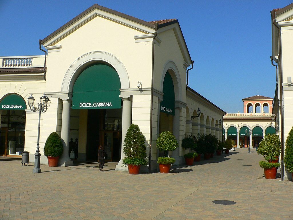 Best Shopping places in Milan, shopping tour service with private driver